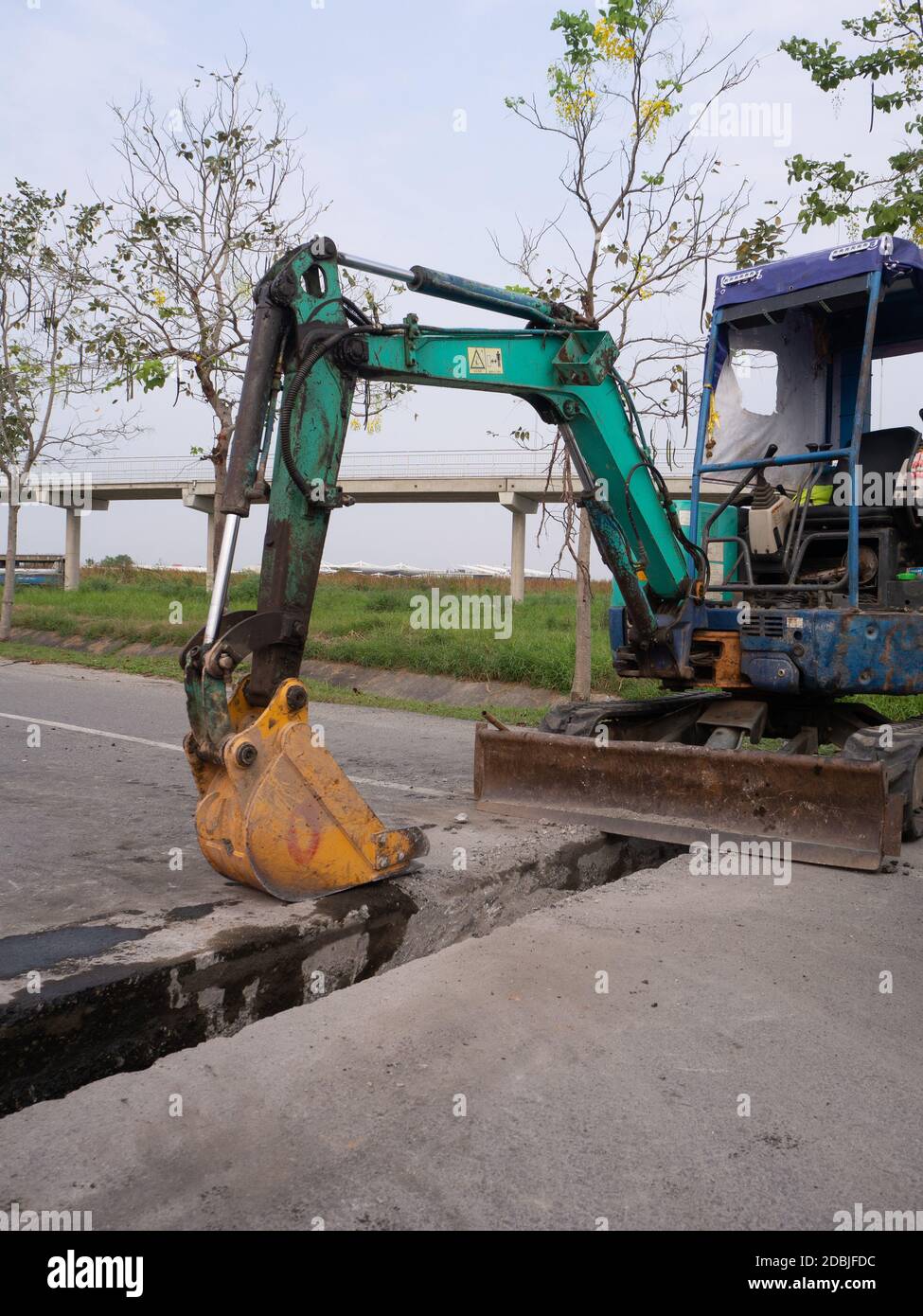 Road works building site excavator Stock Photo - Alamy