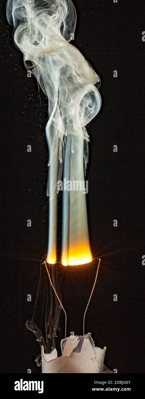 Light bulb short circuit electrical hi-res stock photography and images ...