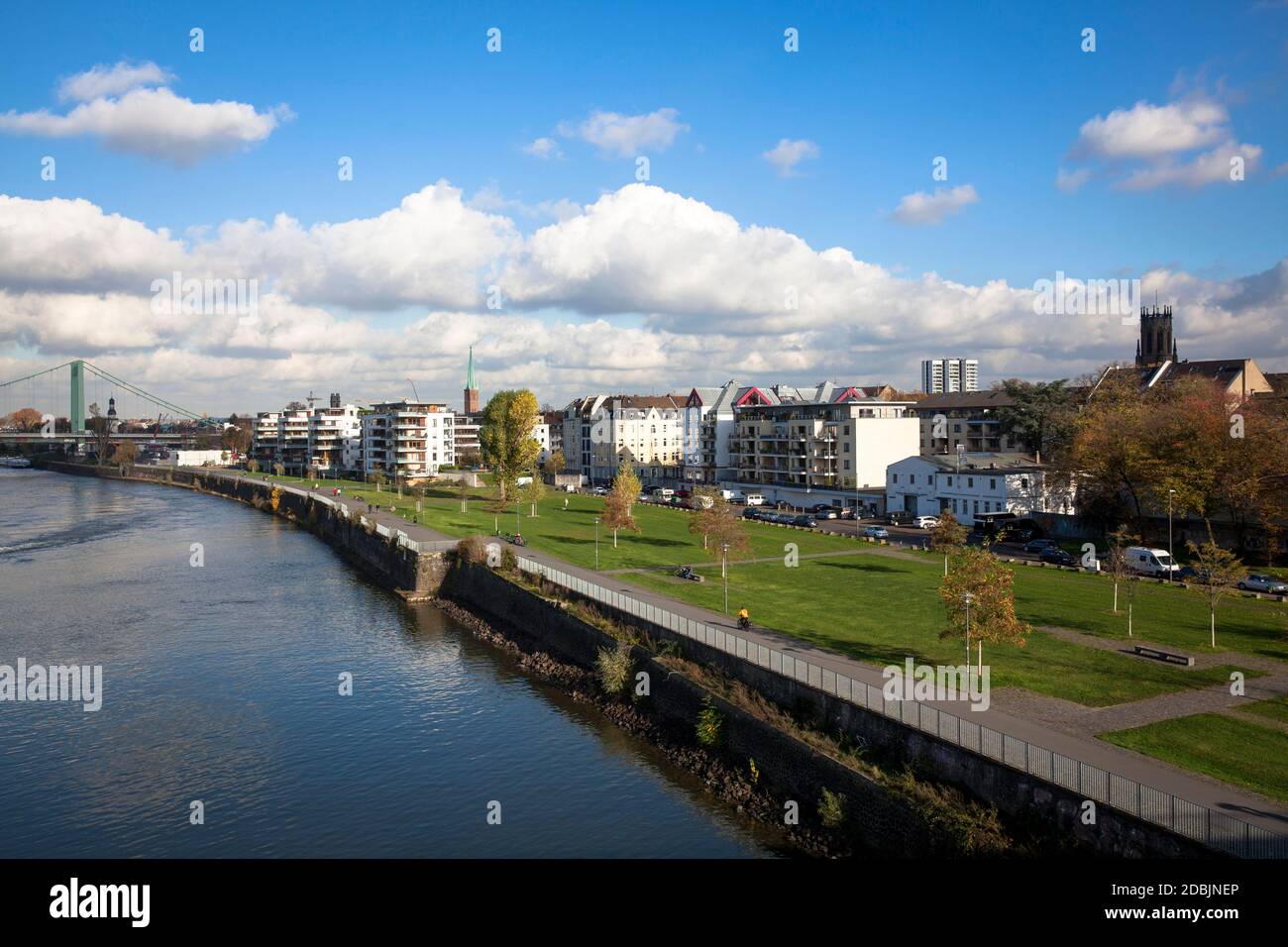 Rheinufer hi-res stock photography and images - Alamy