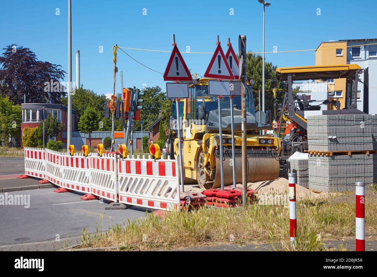 Fencing blocking construction site hi-res stock photography and images ...