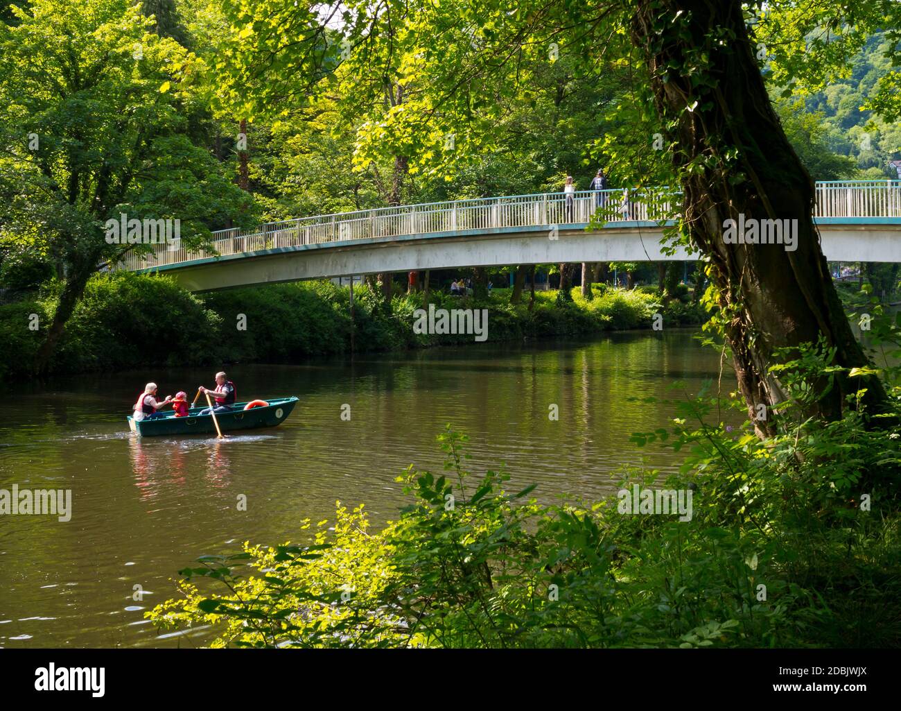 Family on row boat hi-res stock photography and images - Alamy