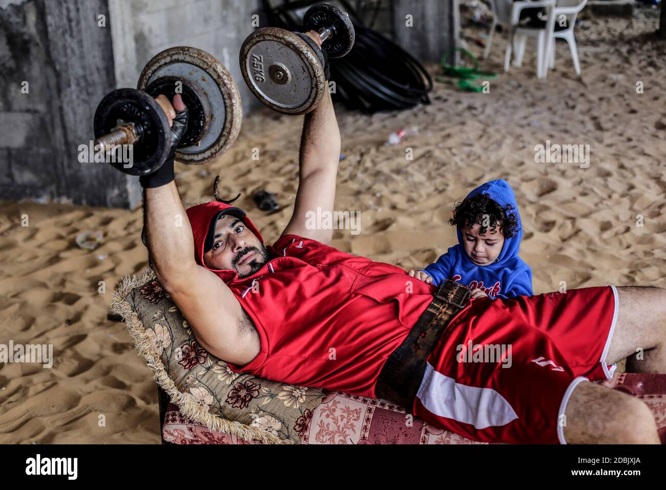 Gaza City, The Gaza Strip, Palestine. 17th Nov, 2020. A Palestinian ...