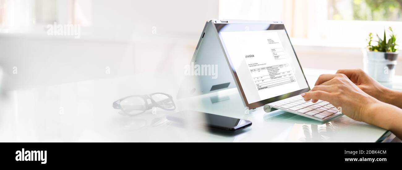 Online Digital E Invoice And Statements Software Stock Photo - Alamy