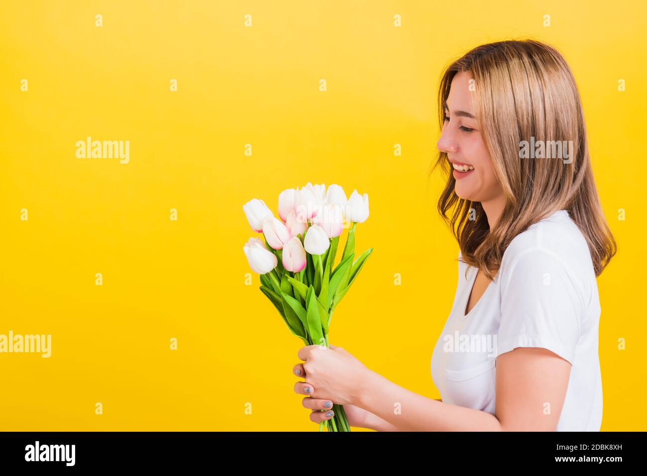 Portrait Asian Thai beautiful happy young woman smiling, screaming ...