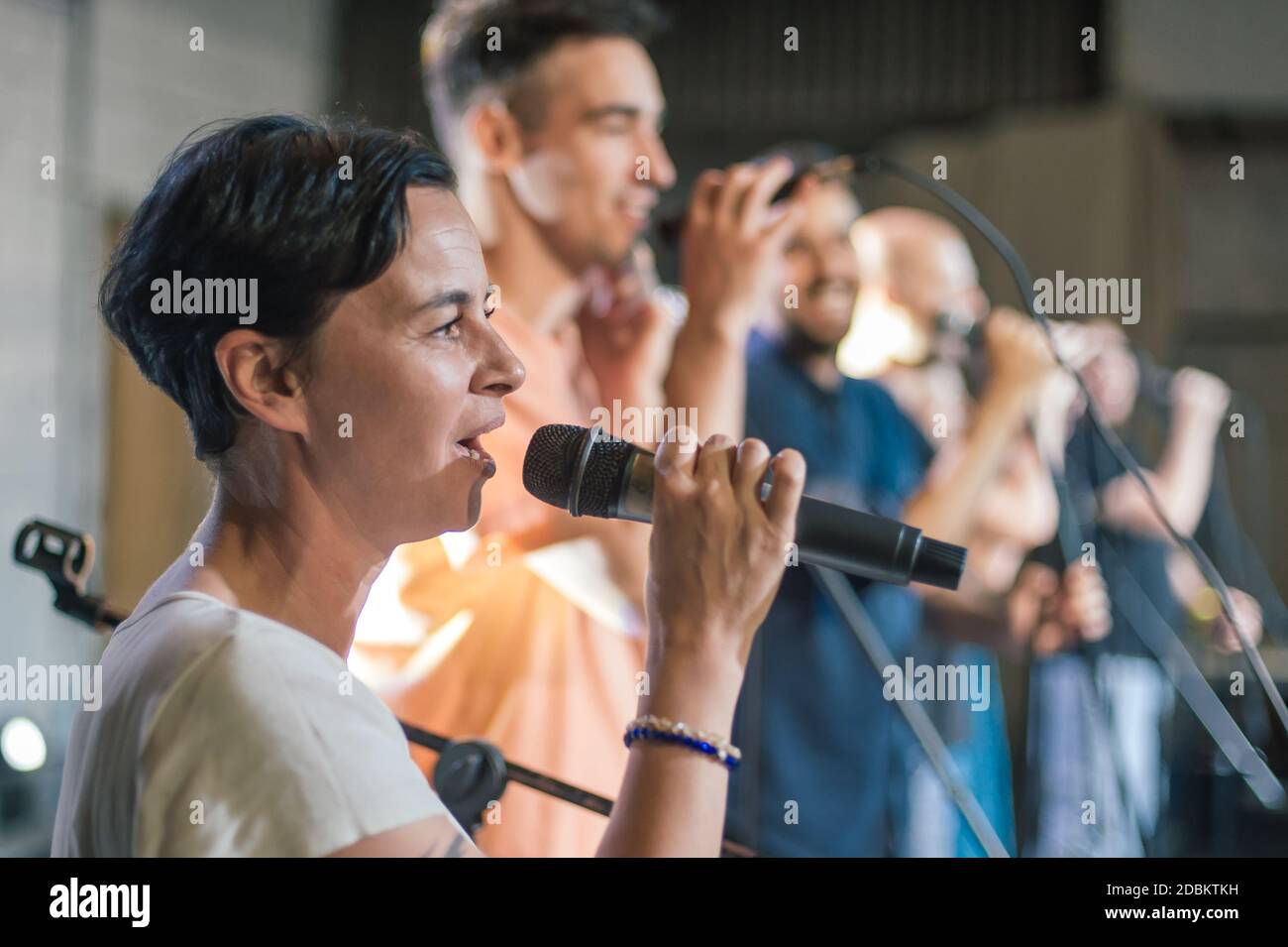 Actors reading script on stage hi-res stock photography and images - Alamy
