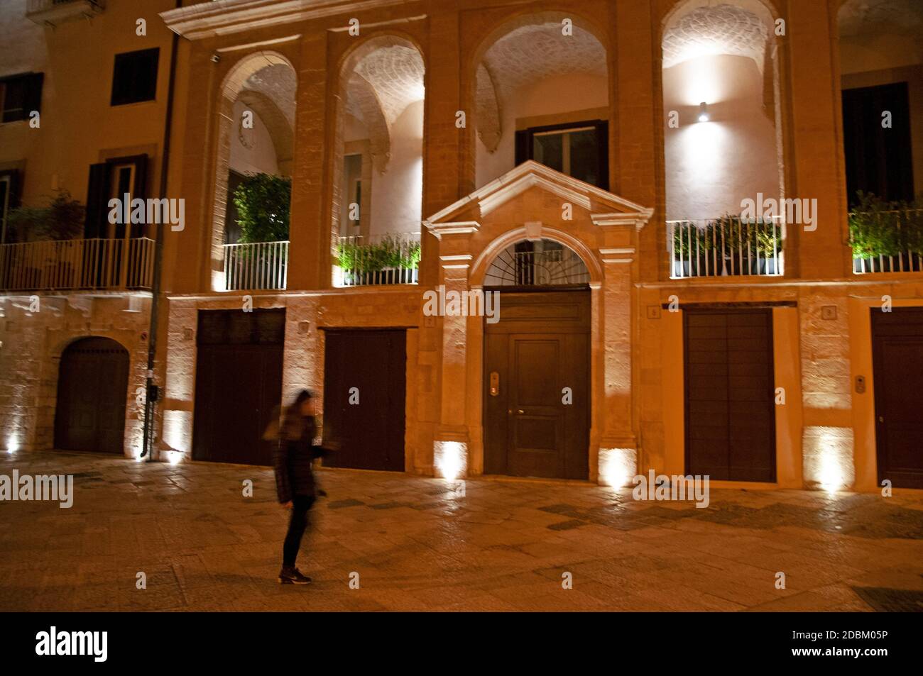 Bari - Un antico edificio adibito a B&B - old city Stock Photo - Alamy