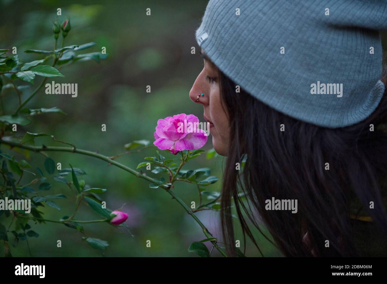 Woman smelling hair close up hi-res stock photography and images - Alamy
