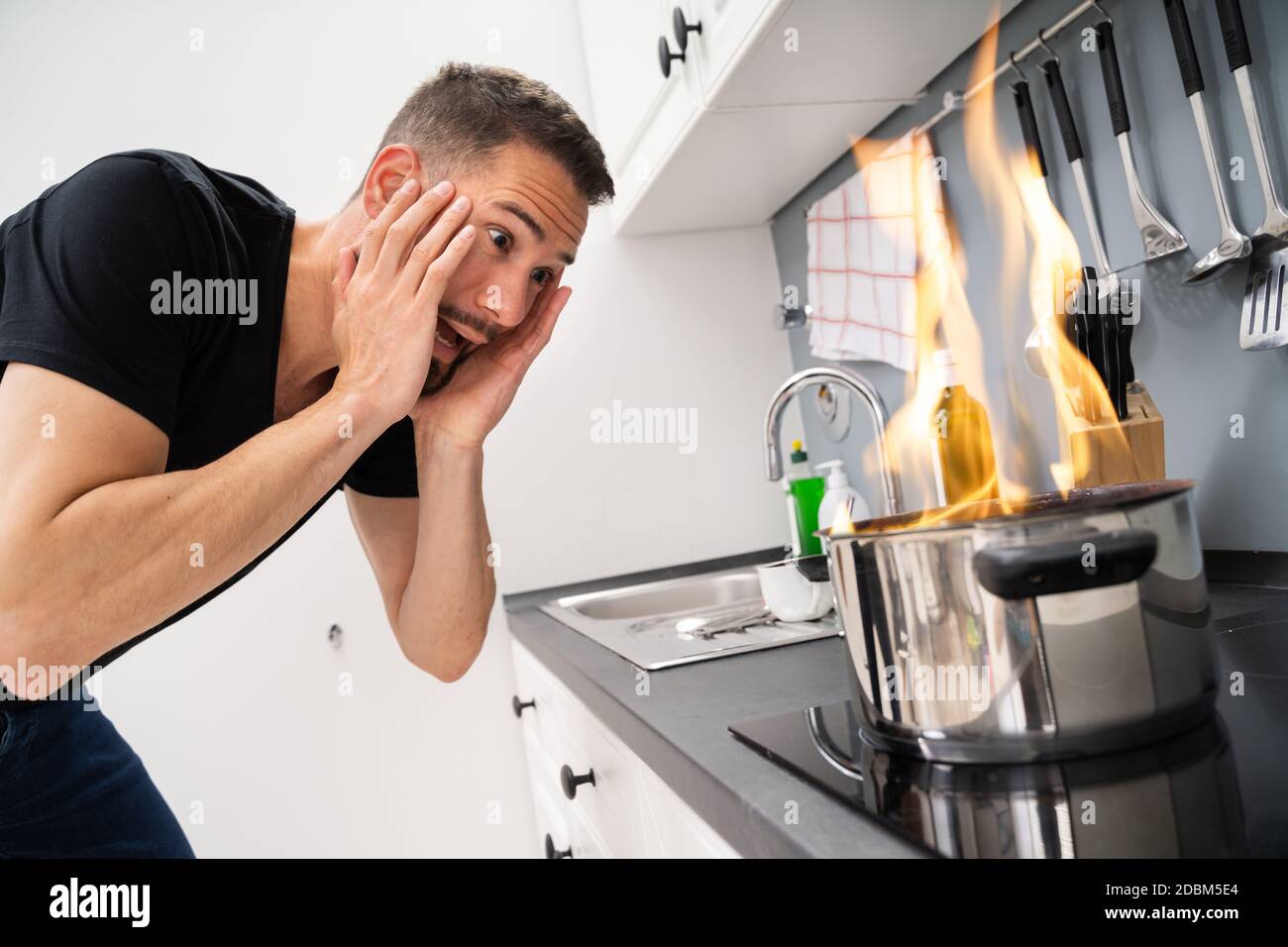 Kitchen fire accident hi-res stock photography and images - Alamy