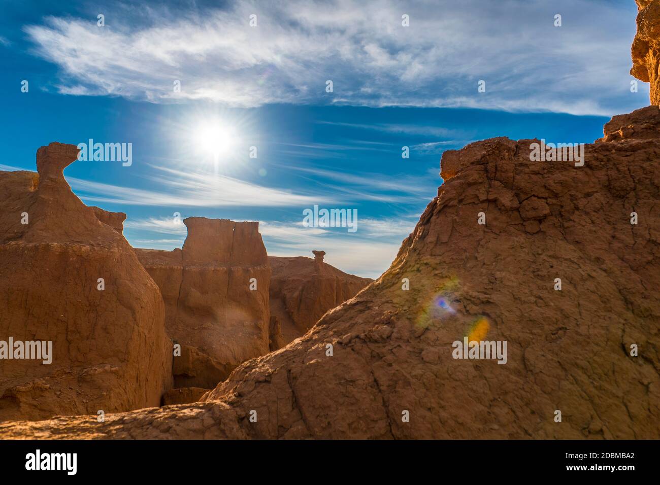 Sun shining over Flaming Cliffs, Mongolia Stock Photo - Alamy