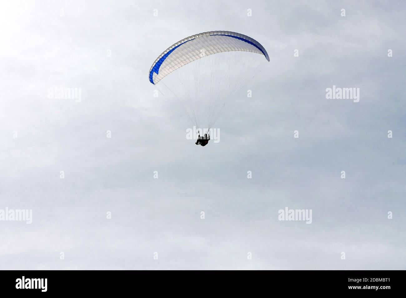 Parachute paraglide close up hi-res stock photography and images - Alamy