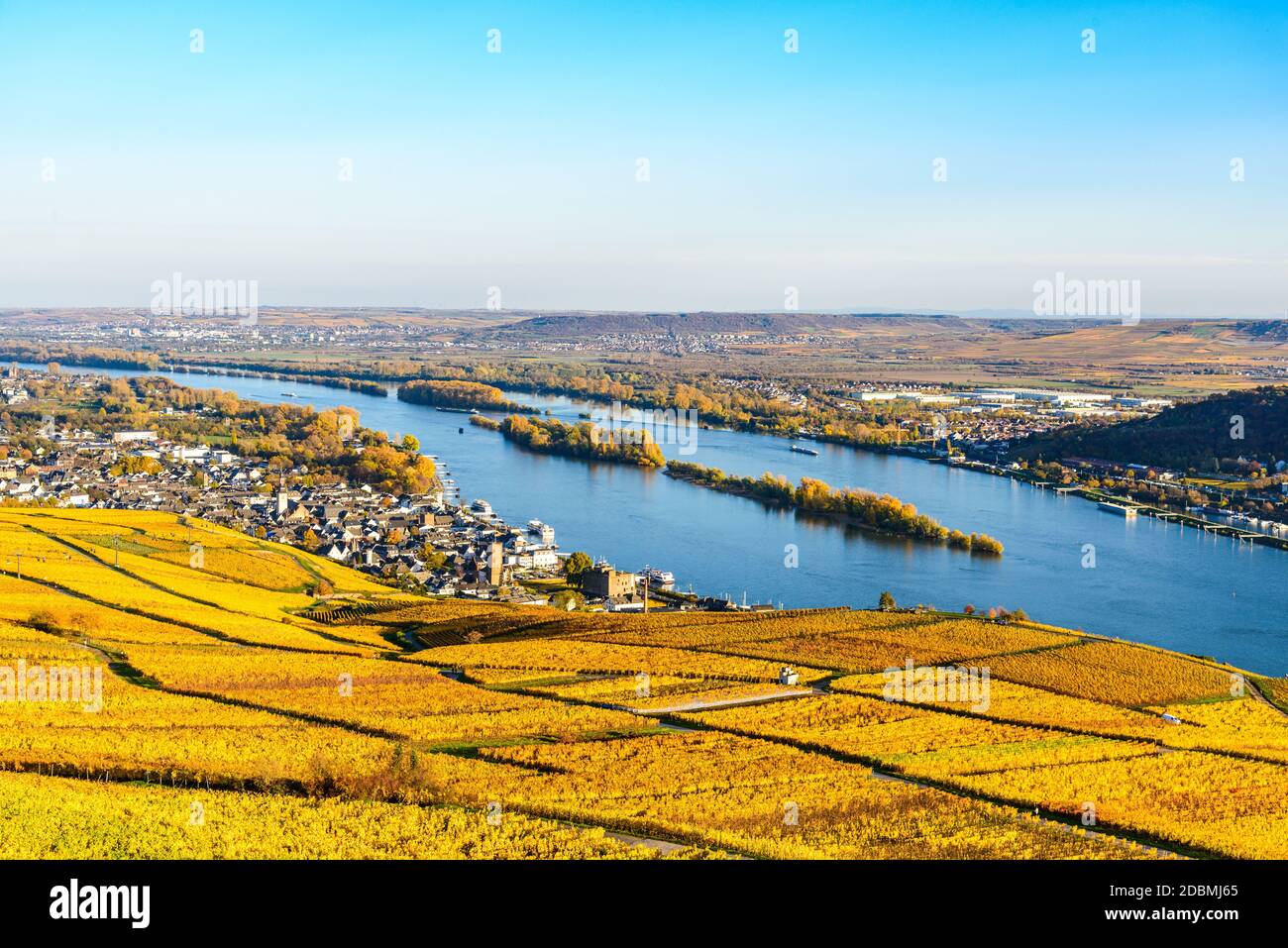 Rudesheim am Rhein in upper middle Rhine river valley (Mittelrhein ...