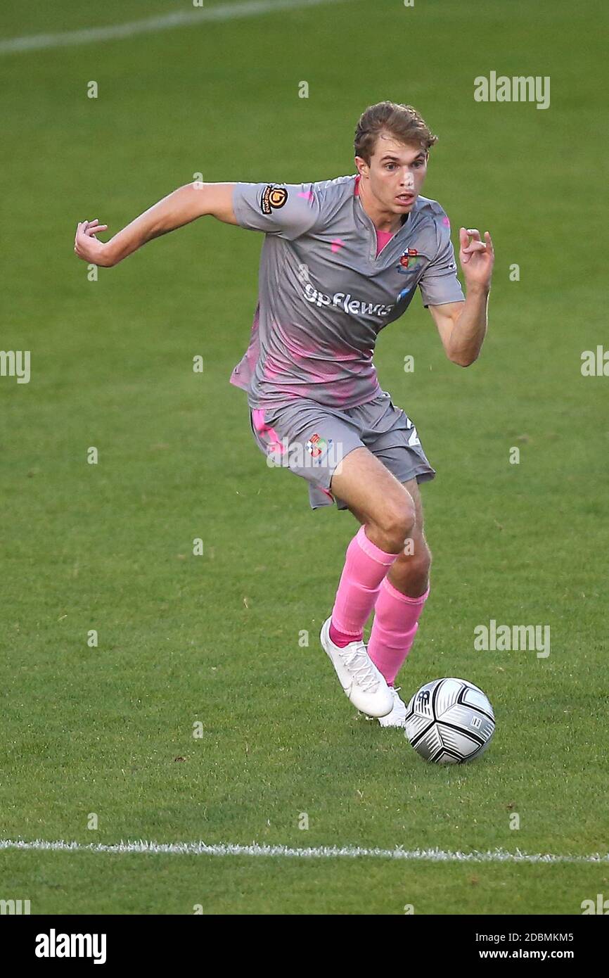Charlie Wakefield of Wealdstone during Dagenham & Redbridge vs ...