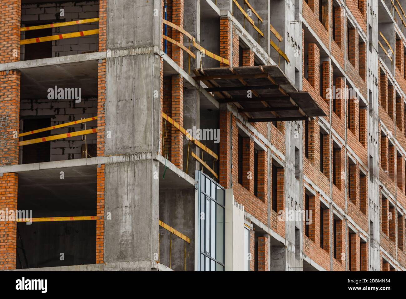 Suspended platform or cradle for construction, installation and repair ...