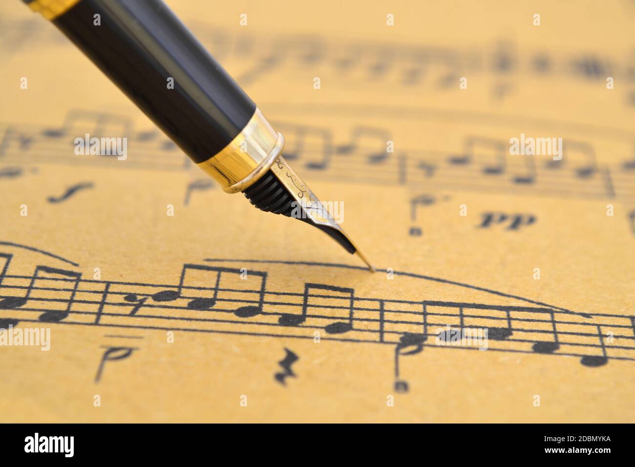Music sheet and fountain pen Stock Photo - Alamy