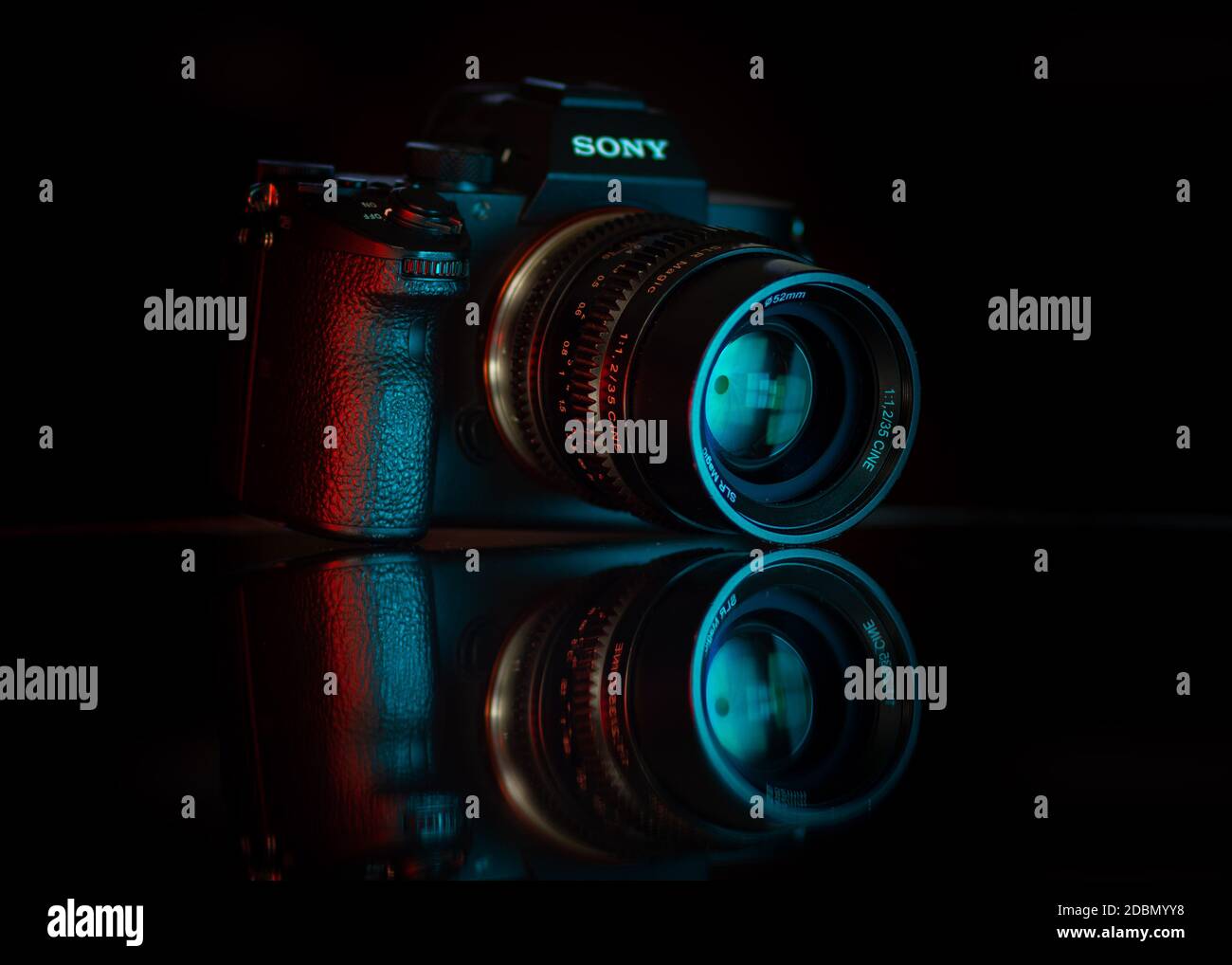 Sony α7 III with 35-mm full-frame image sensor.With outstanding imaging ...