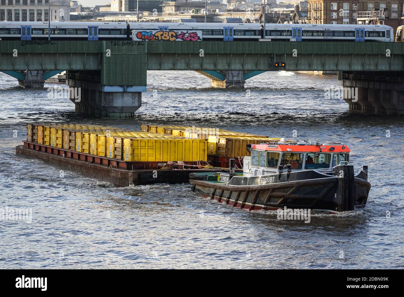 Thames tug tugboat hi-res stock photography and images - Alamy