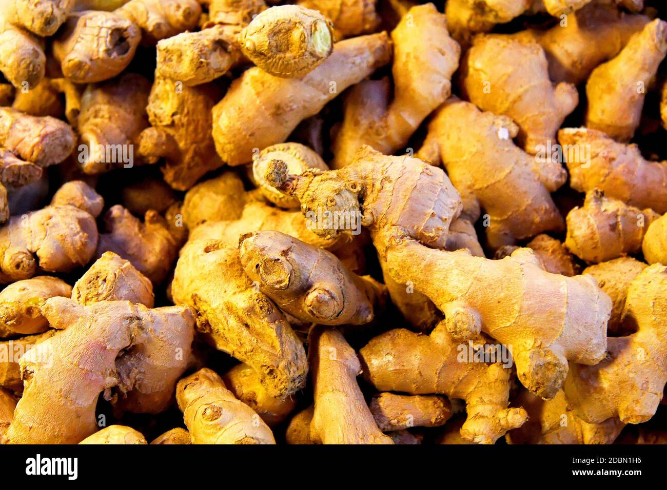 Edible roots hi-res stock photography and images - Alamy