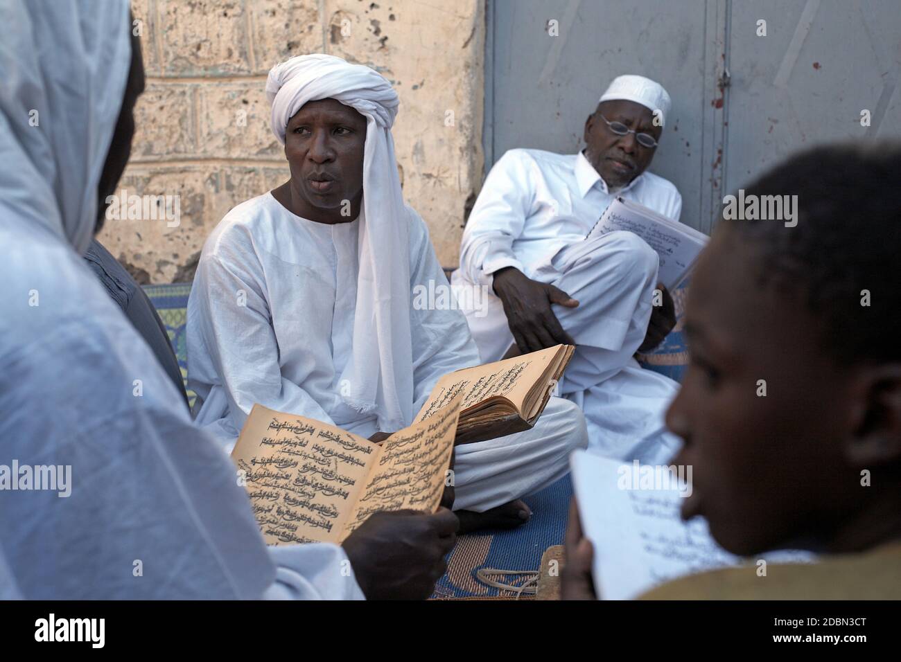 Man reading manuscript hi-res stock photography and images - Alamy