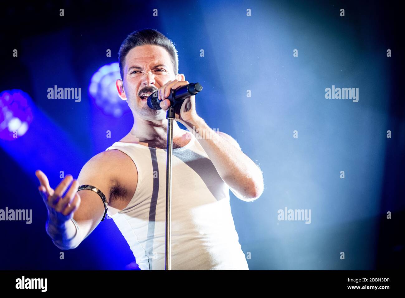 Queen machine band hi-res stock photography and images - Alamy