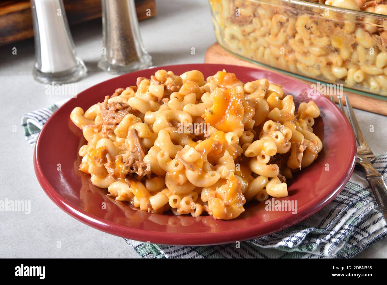 Plate of gourmet macaroni and cheese with barbecued beef Stock Photo ...
