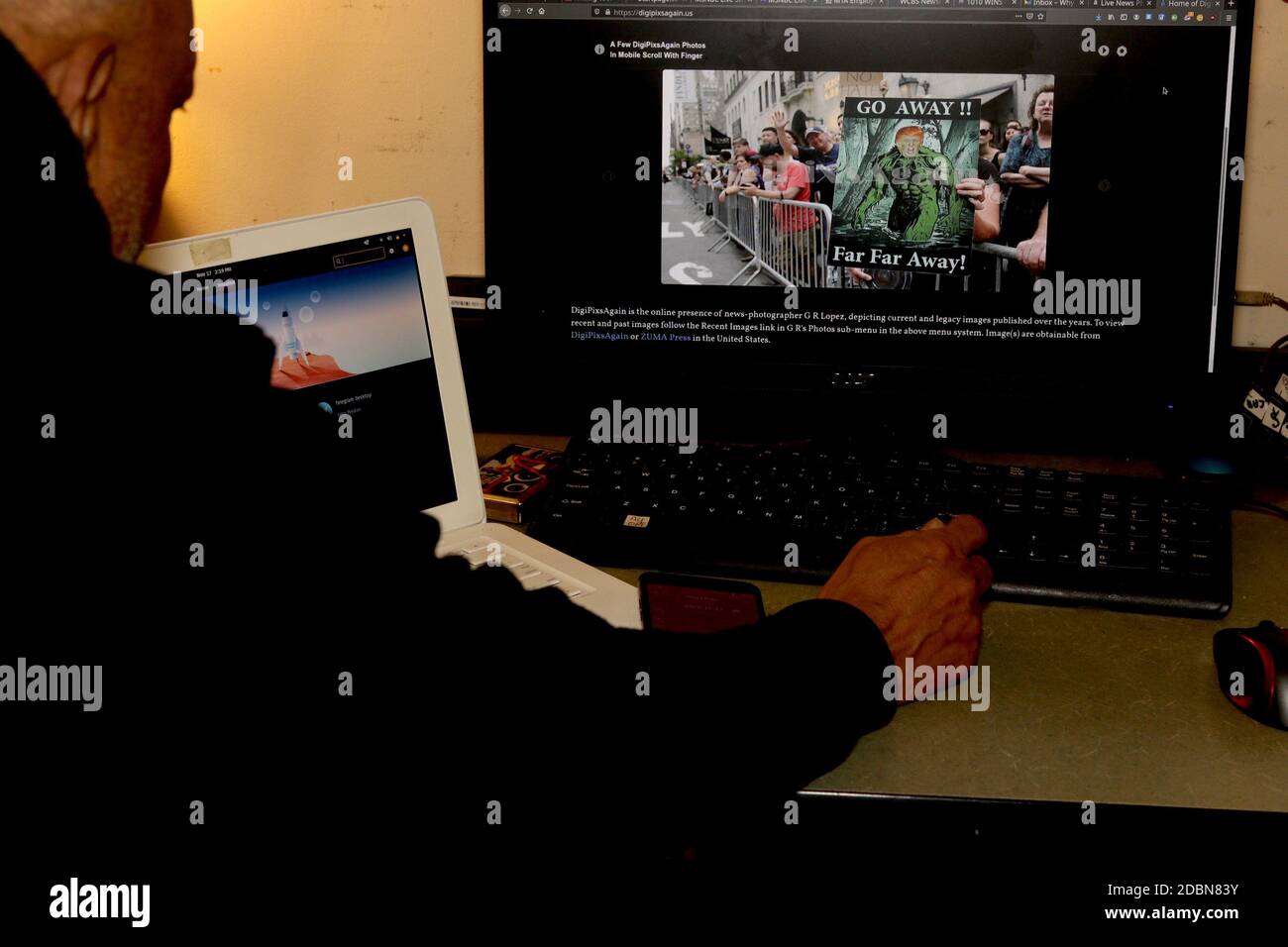 People Interacting With Technology, New York, USA Stock Photo - Alamy