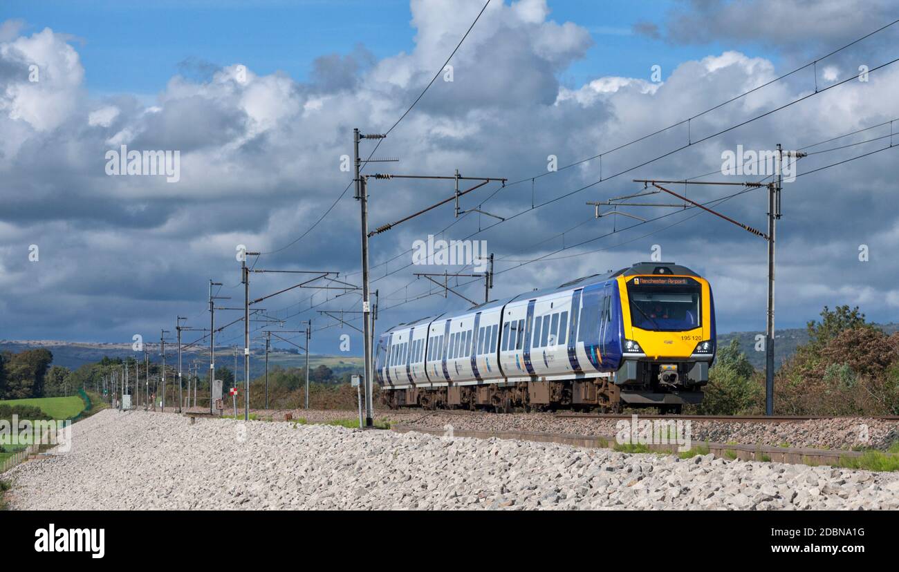 Class 195 train unit hi-res stock photography and images - Alamy
