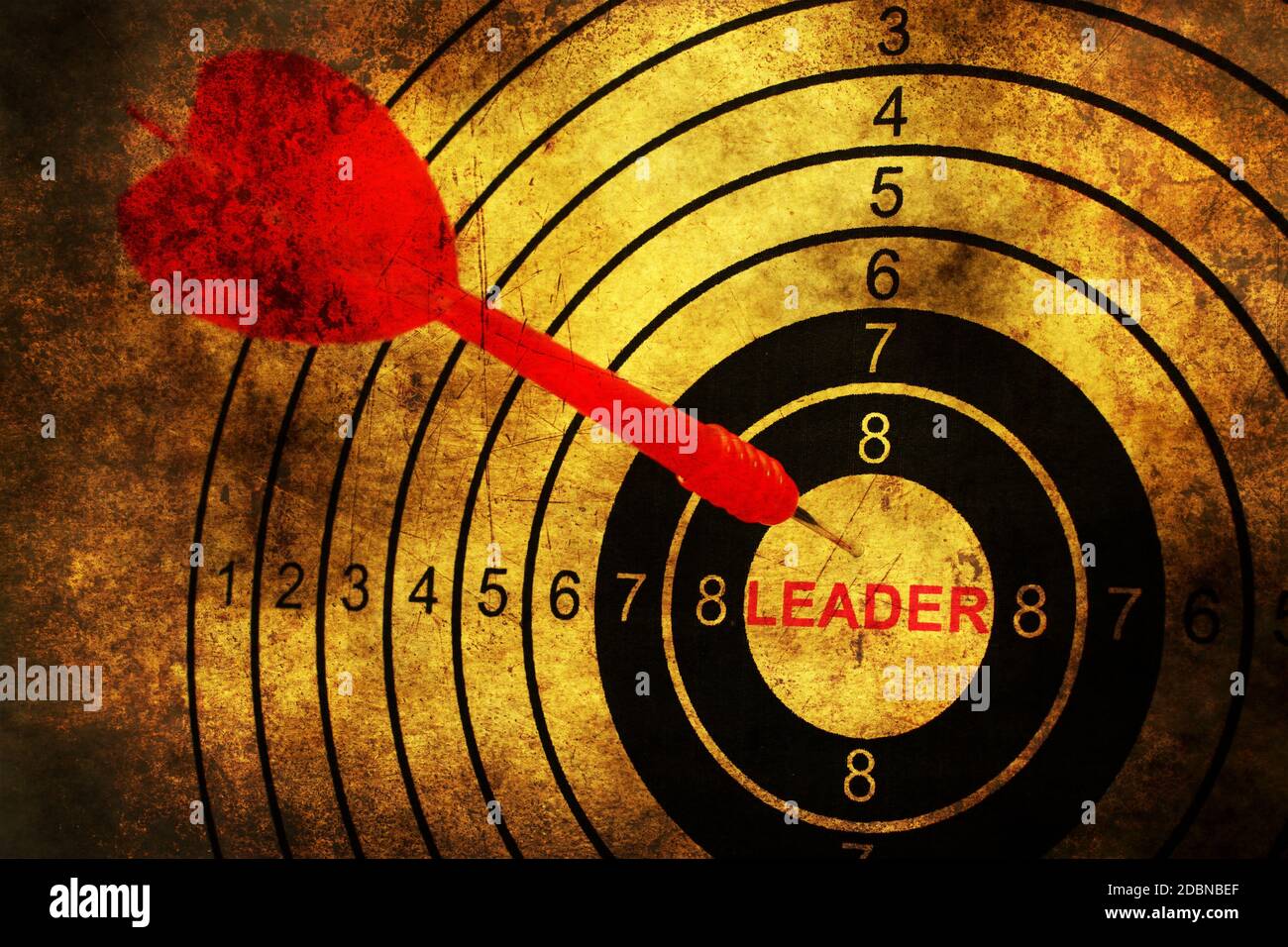 Leader target grunge concept Stock Photo - Alamy