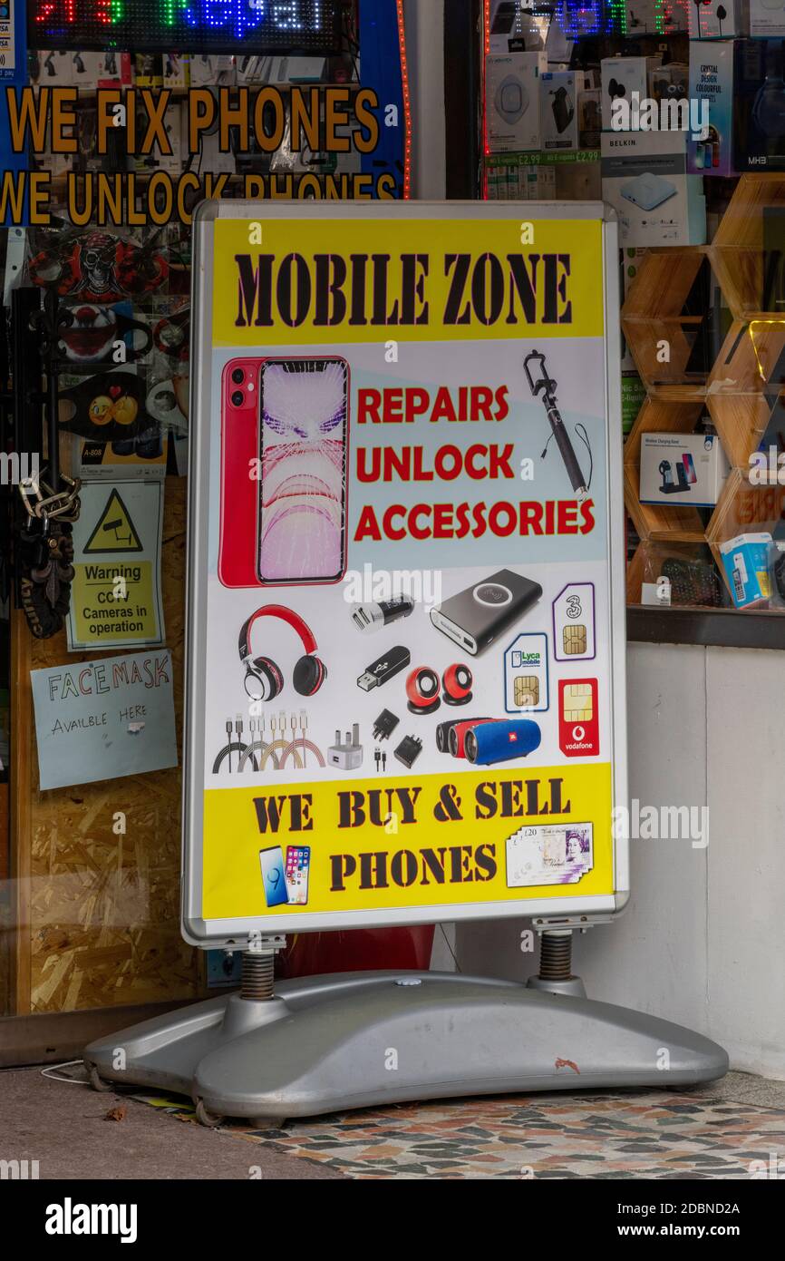 Mobile phone repaires hi-res stock photography and images - Alamy