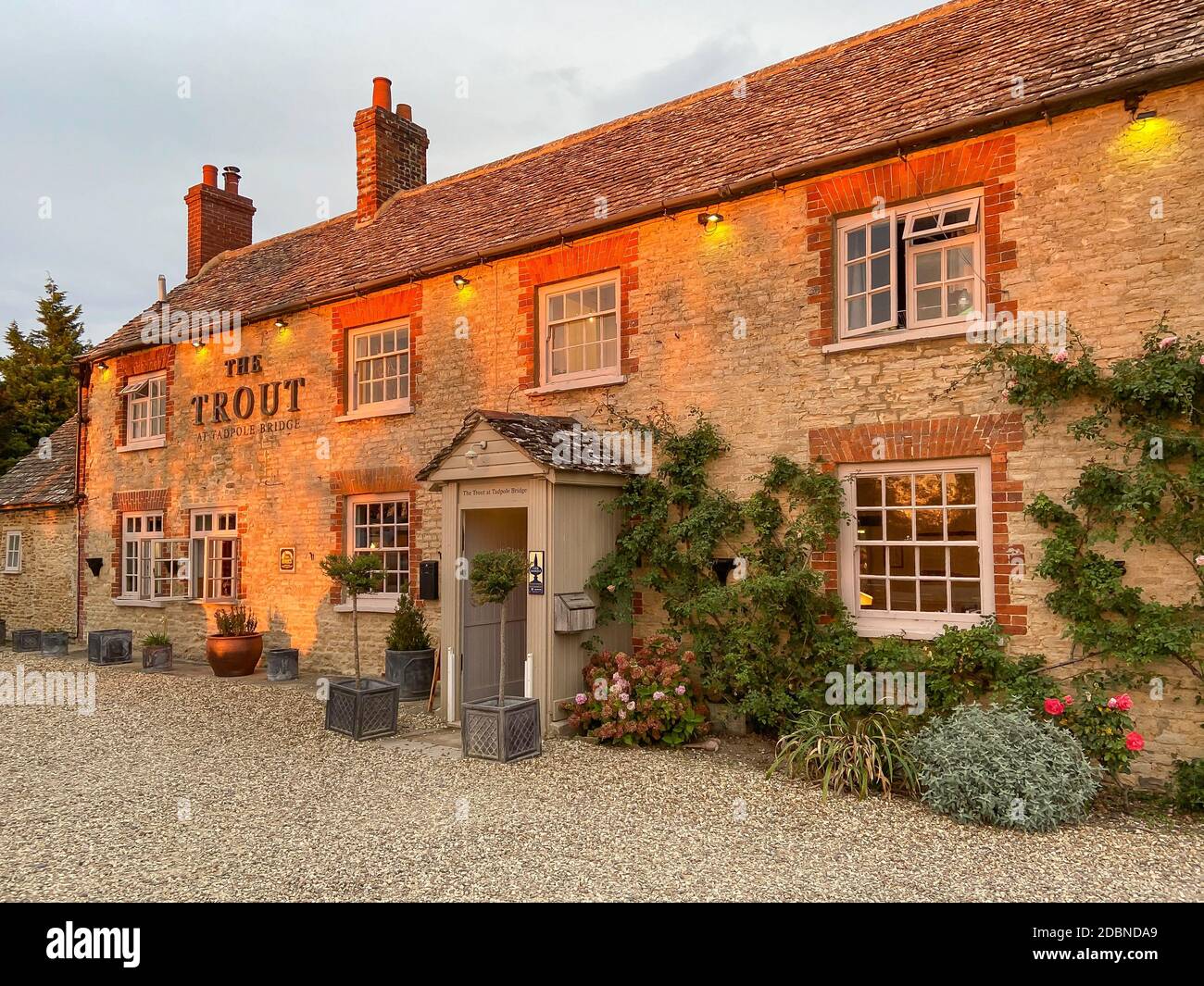 The Trout at Tadpole Bridge, Buckland Road, Buckland Marsh, Oxfordshire ...