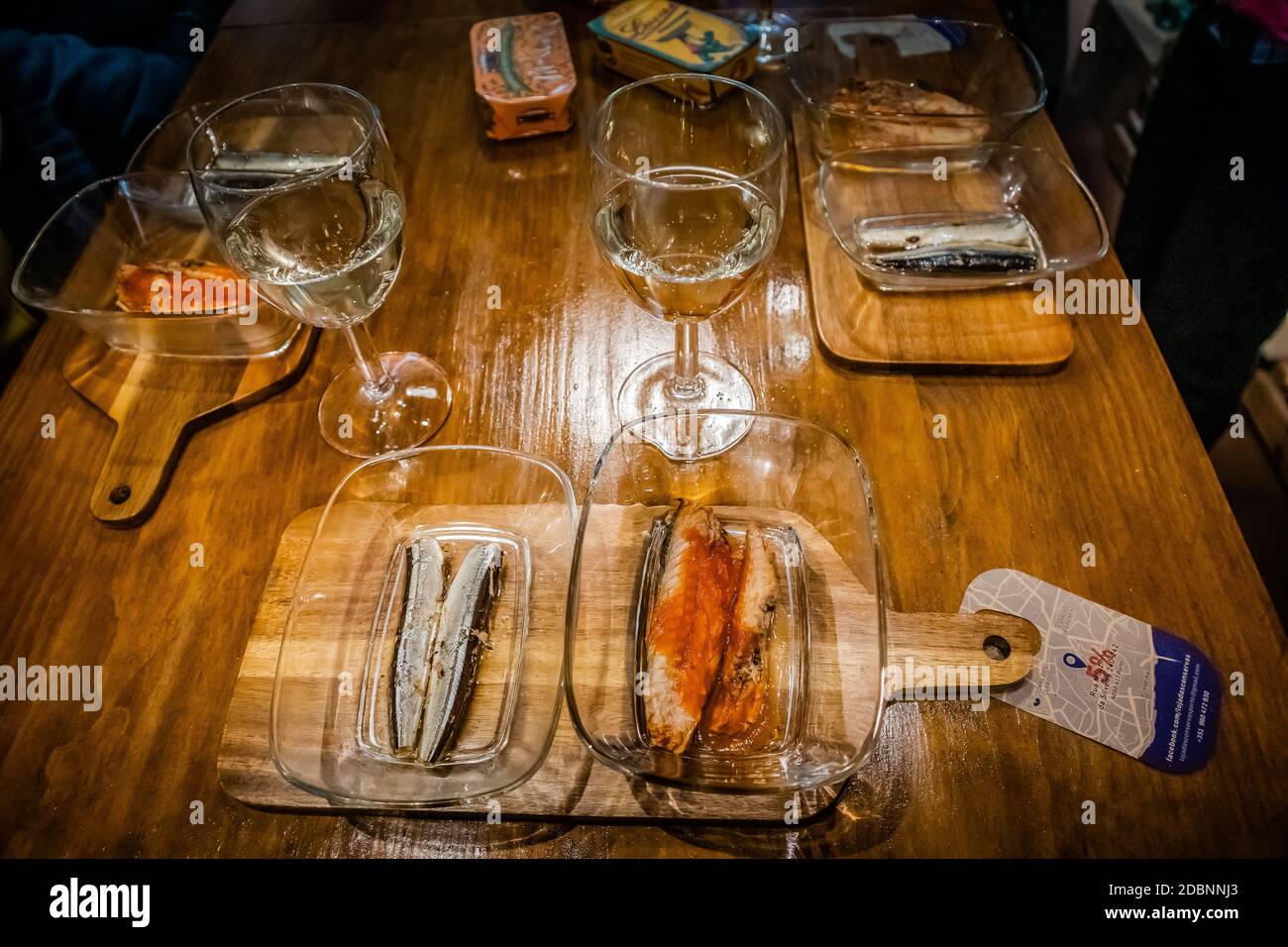 Fish restaurant porto hi-res stock photography and images - Alamy