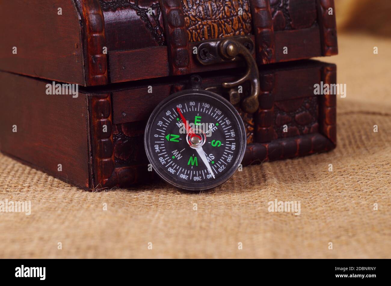 vintage treasure chest with compass Stock Photo - Alamy