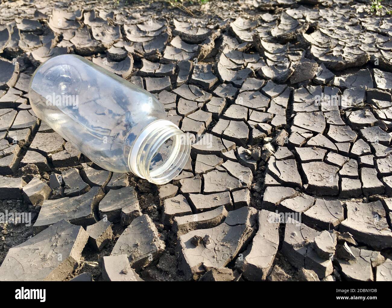 Empty water bottle desert hi-res stock photography and images - Alamy