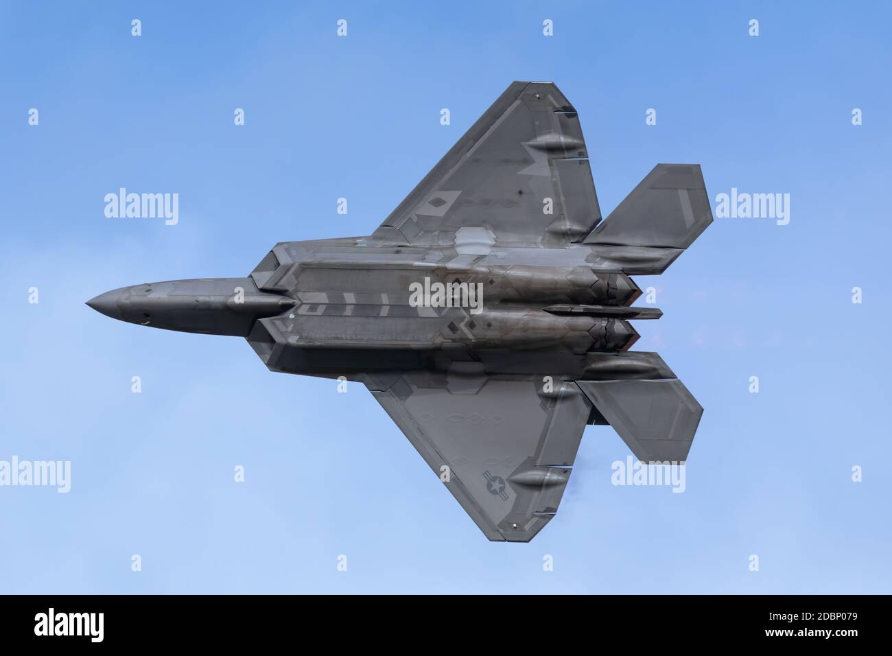 Airshow flyby hi-res stock photography and images - Alamy