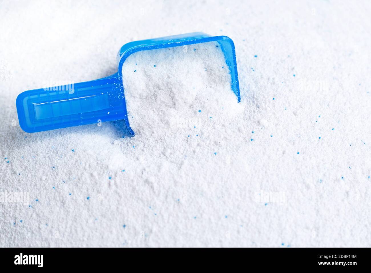 Laundry detergent measuring spoon hi-res stock photography and images ...