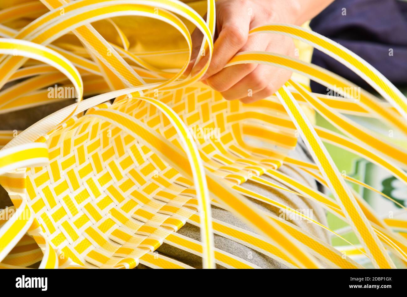 Native american basket making hi-res stock photography and images - Alamy