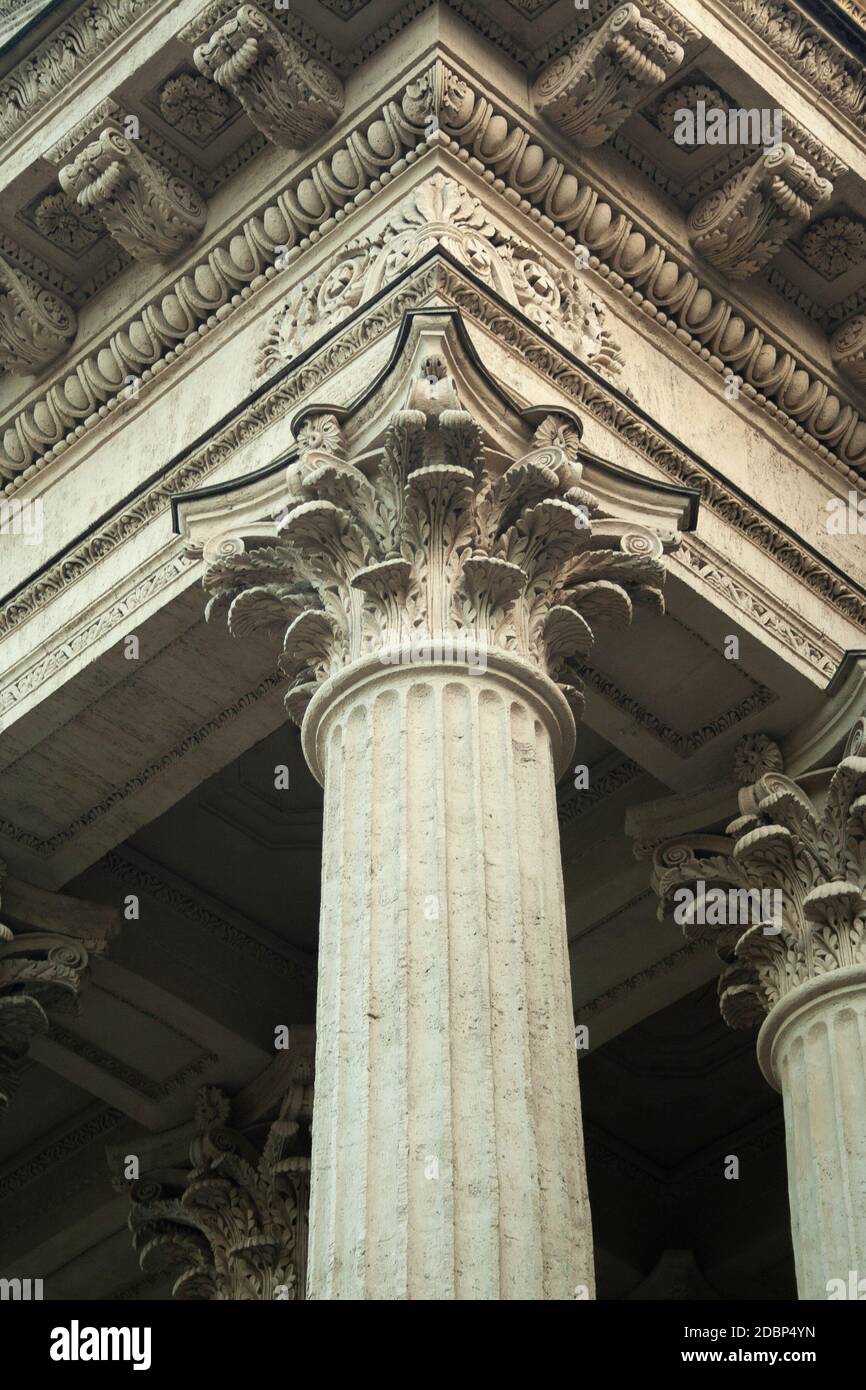 Vertical upward view hi-res stock photography and images - Alamy