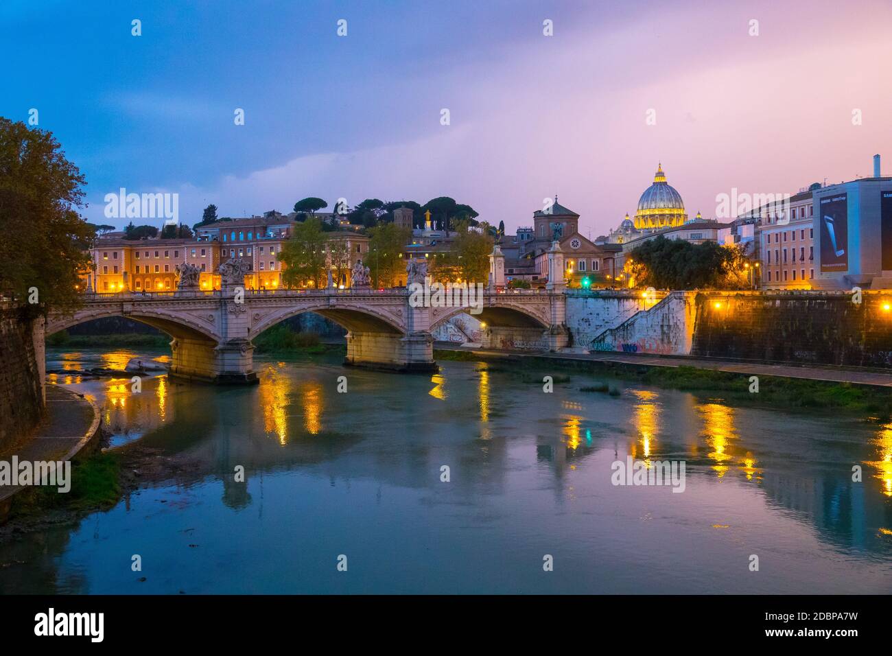 Amazing evening view over River Tiber and its bridges in Rome Stock ...