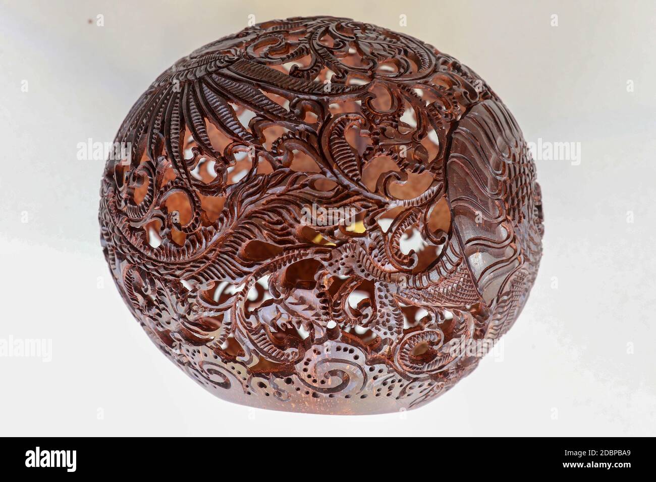 Coconut hand craft hi-res stock photography and images - Alamy