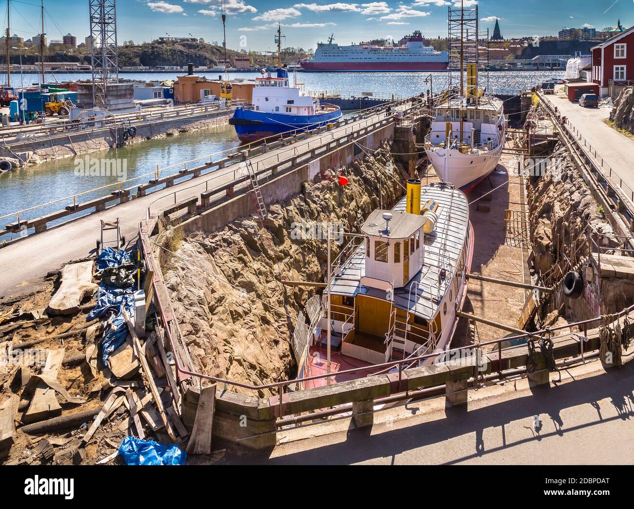 Ship dry docking hi-res stock photography and images - Alamy