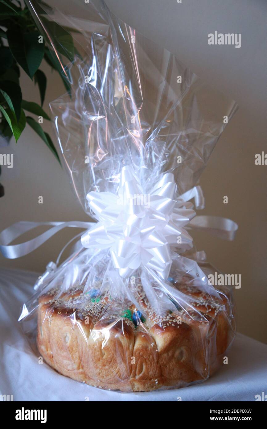 Bread that is prepared for the wedding ceremony Stock Photo - Alamy