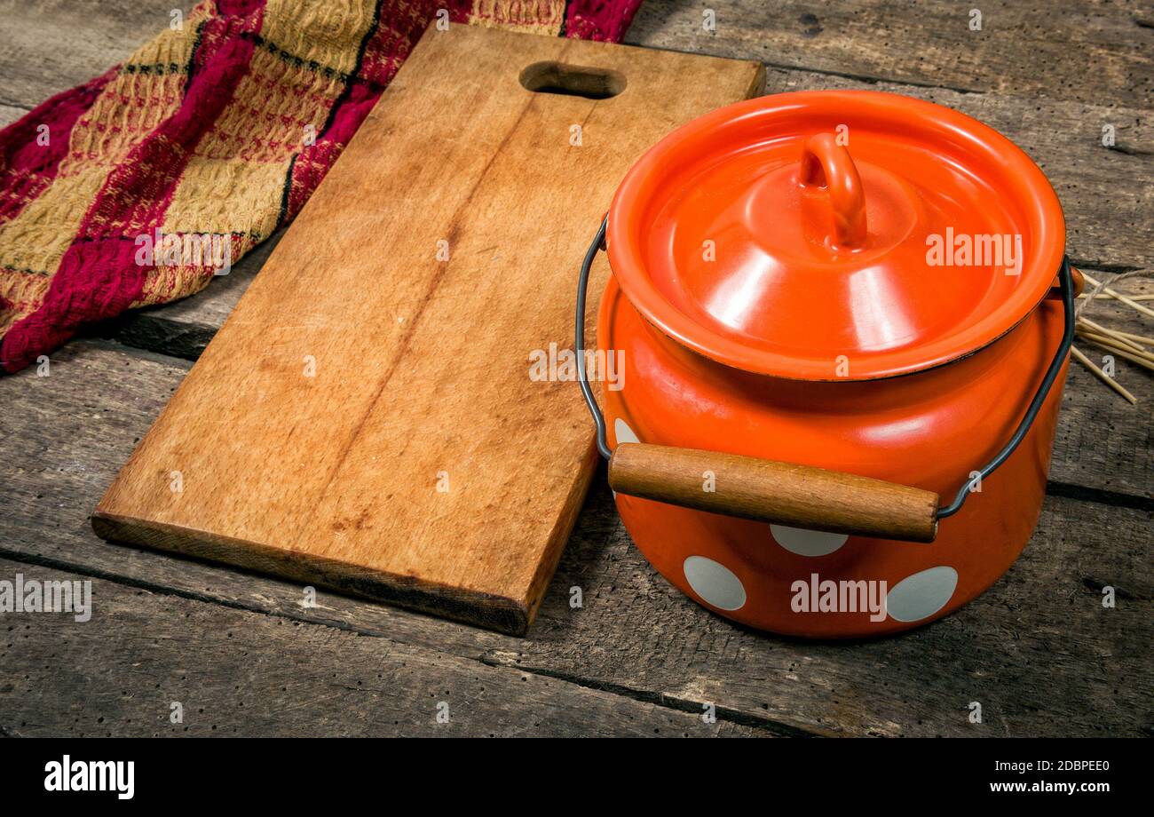 Pan and board at home Stock Photo - Alamy