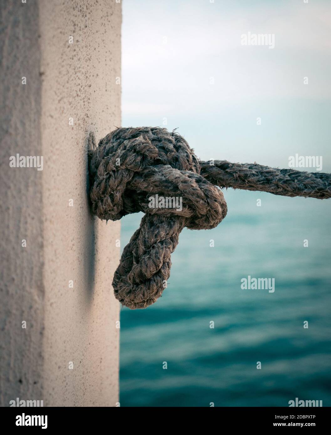 Marine rope knot closeup Stock Photo - Alamy