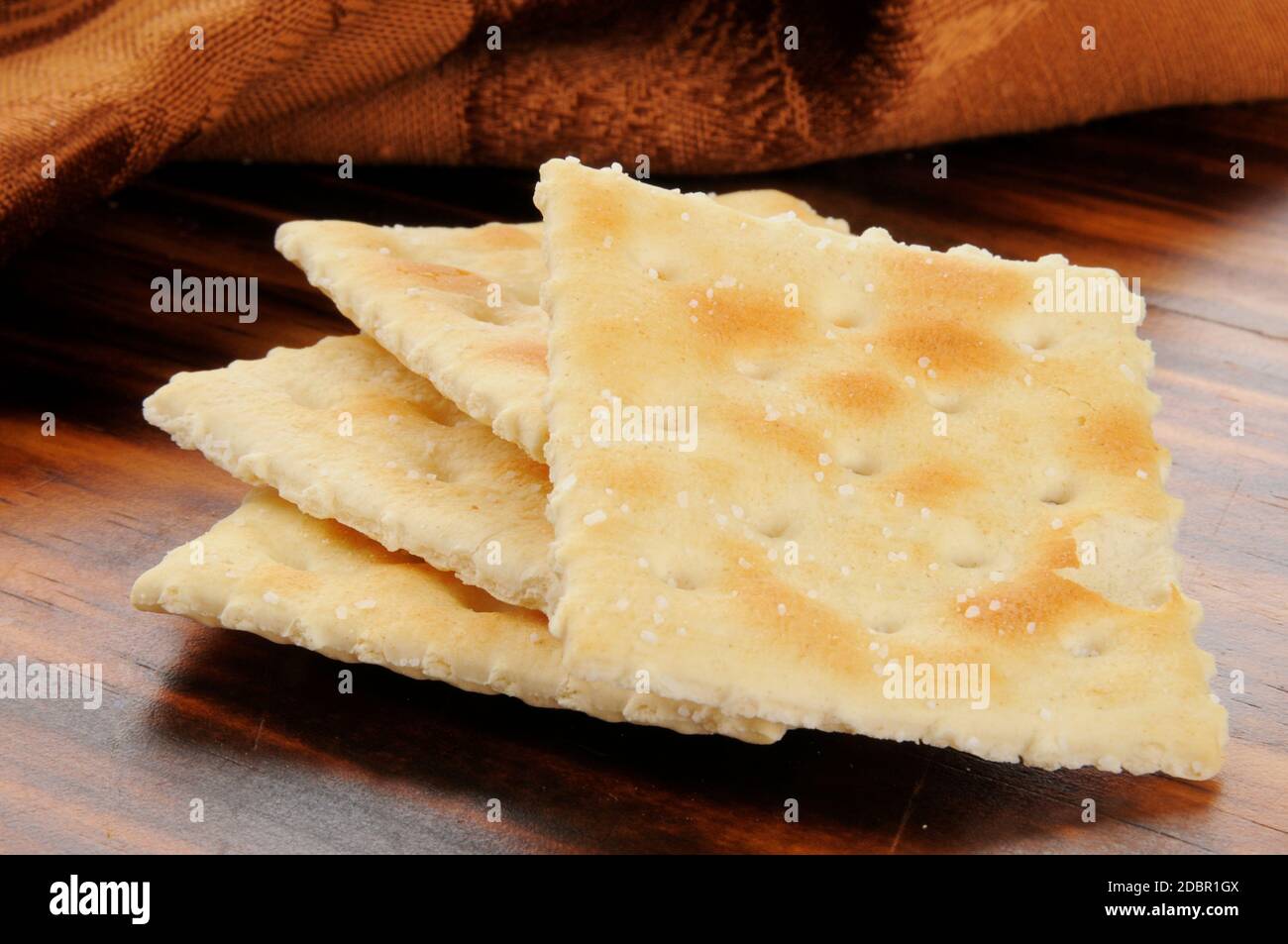 A stack of saltine or soda crackers Stock Photo - Alamy