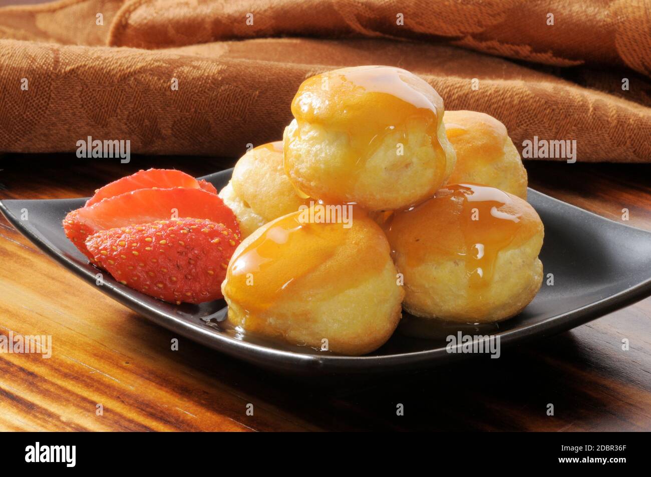 Mini cream puffs hi-res stock photography and images - Alamy