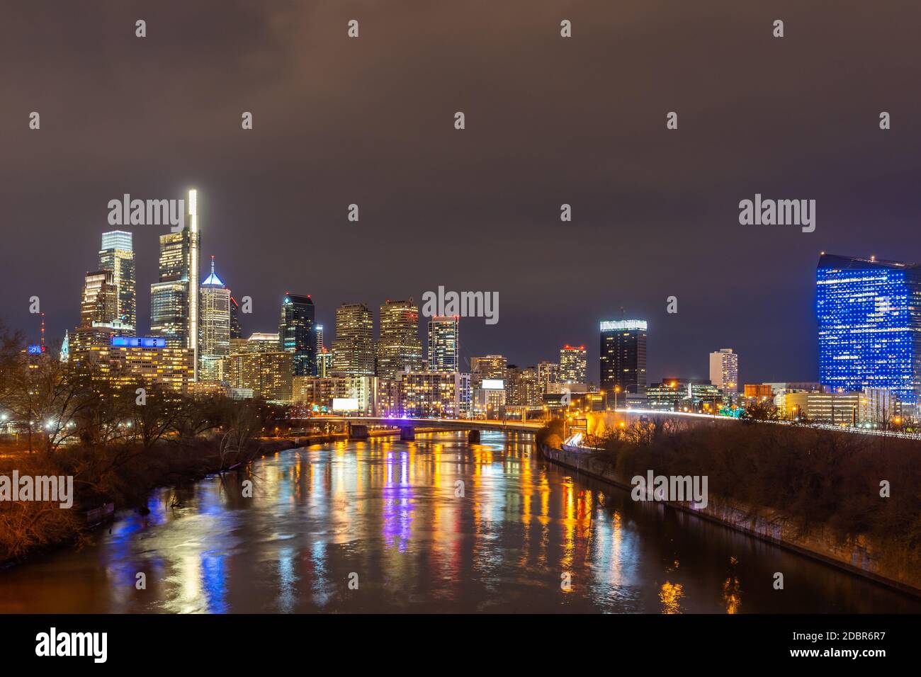 Philadelphia skyscraper skylines building along hi-res stock ...