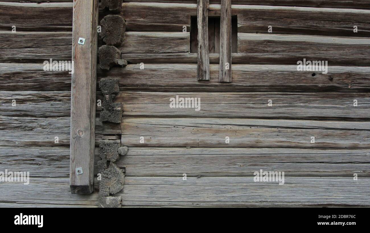 a wood connection or timber joint on a log house Stock Photo - Alamy