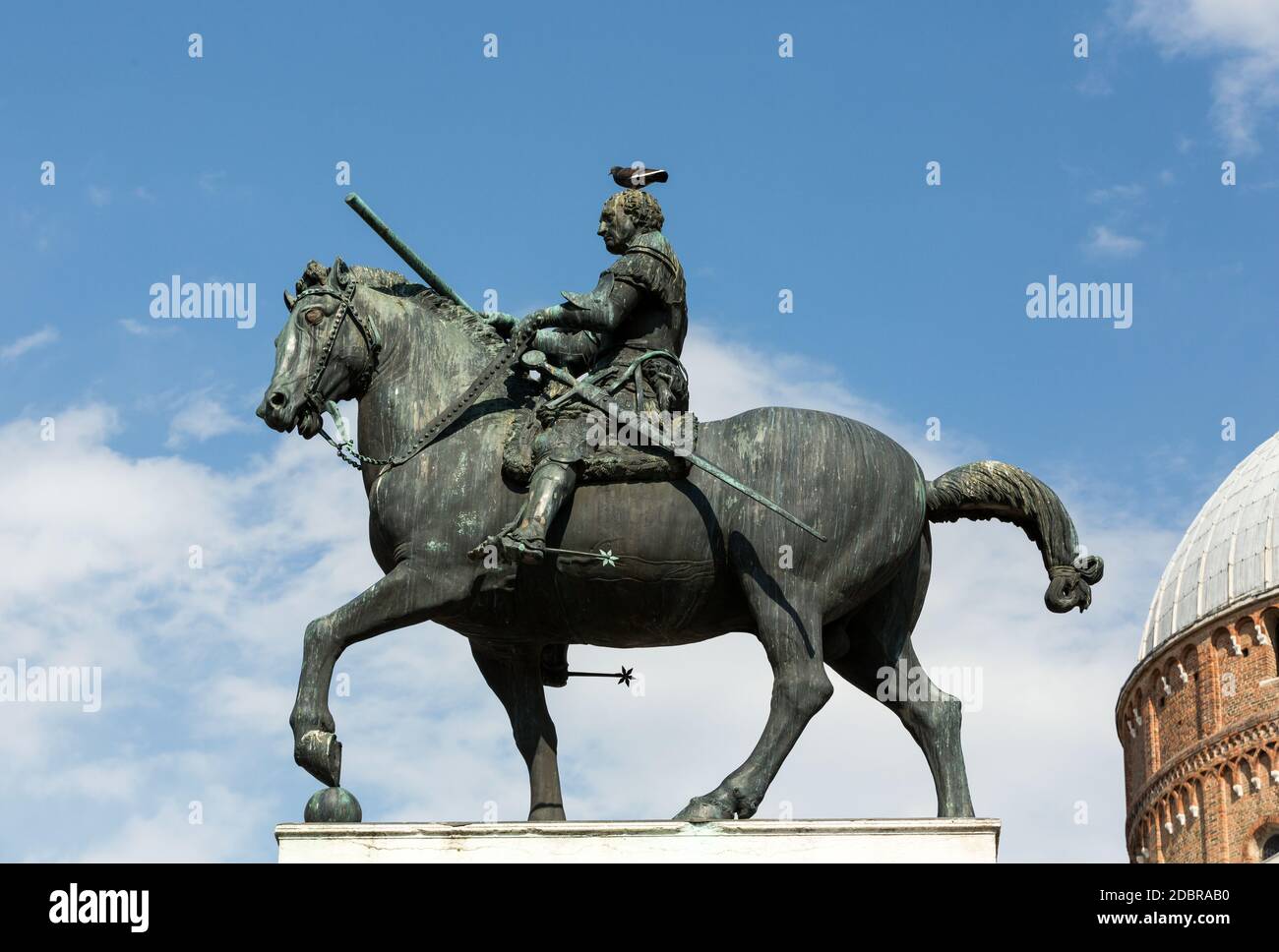 Equestrian statue of gattamelata by donatello hi-res stock photography ...