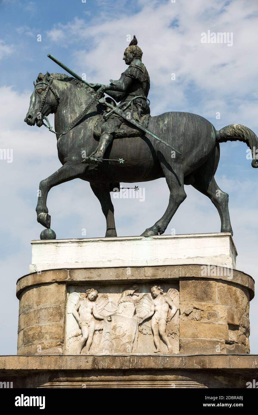 Equestrian statue of gattamelata by donatello hi-res stock photography ...