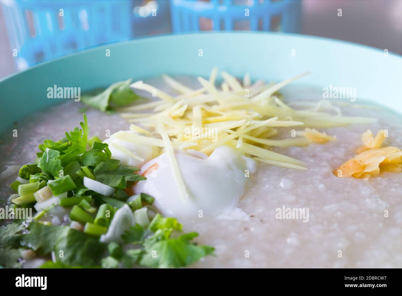 Traditional Thai porridge rice gruel in bowl Stock Photo - Alamy