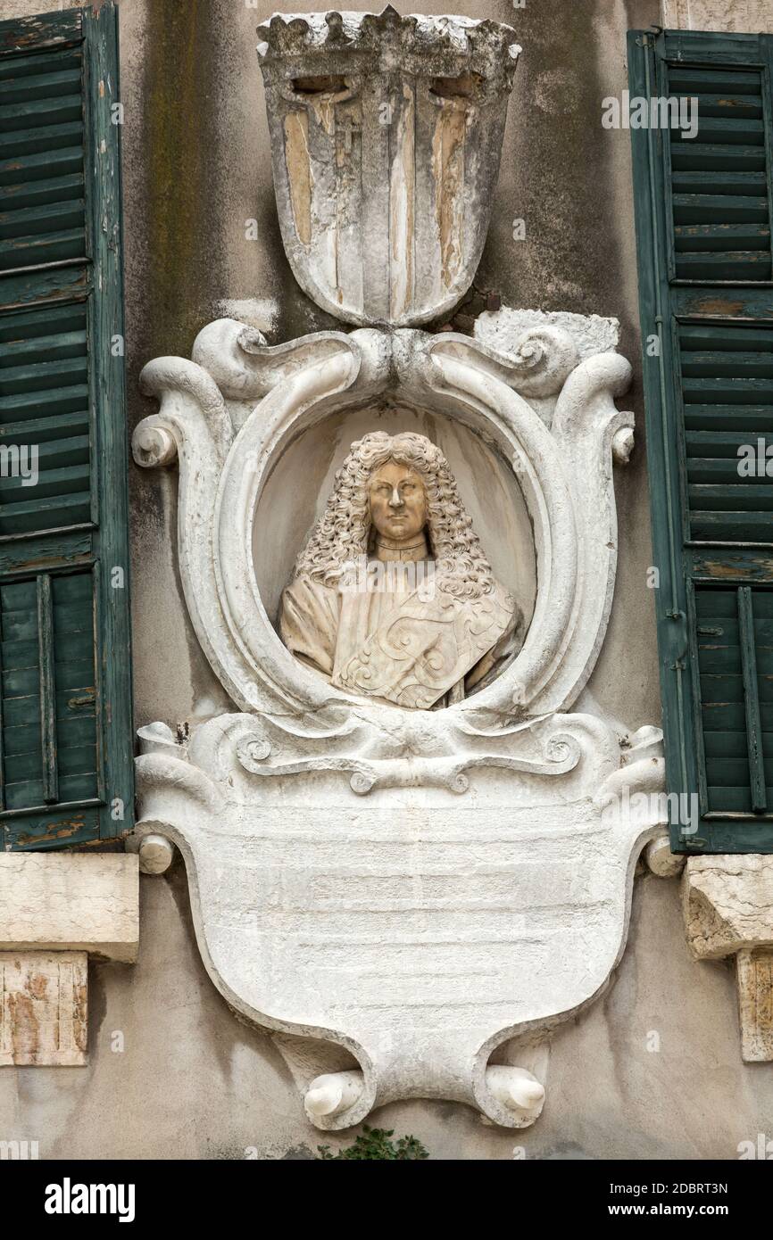 Civic heart arch hi-res stock photography and images - Alamy